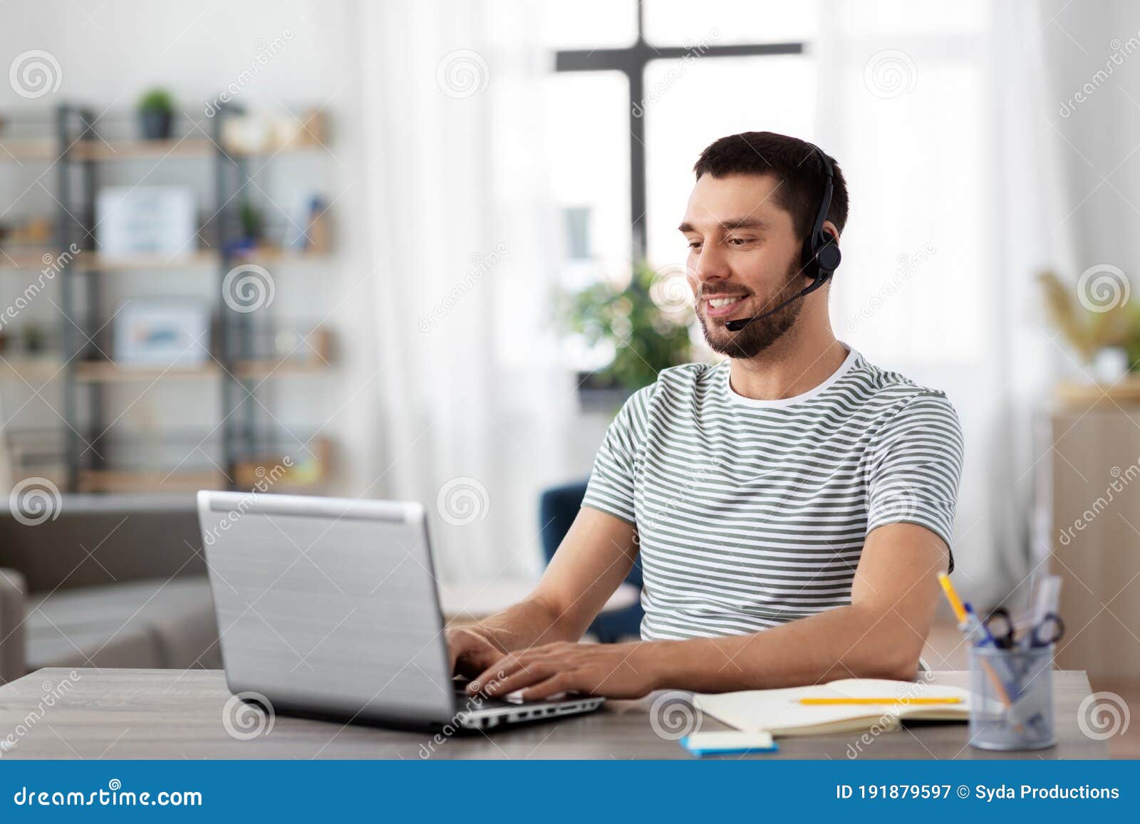 Es posible trabajar como operador telefónico desde casa